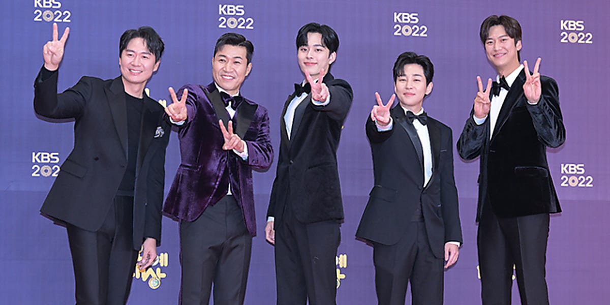 【PHOTO】DinDin＆ナ・イヌ＆「プロデュース101」出身ユ・ソンホら「2022 KBS芸能大賞」レッドカーペットに登場 - Kstyle
