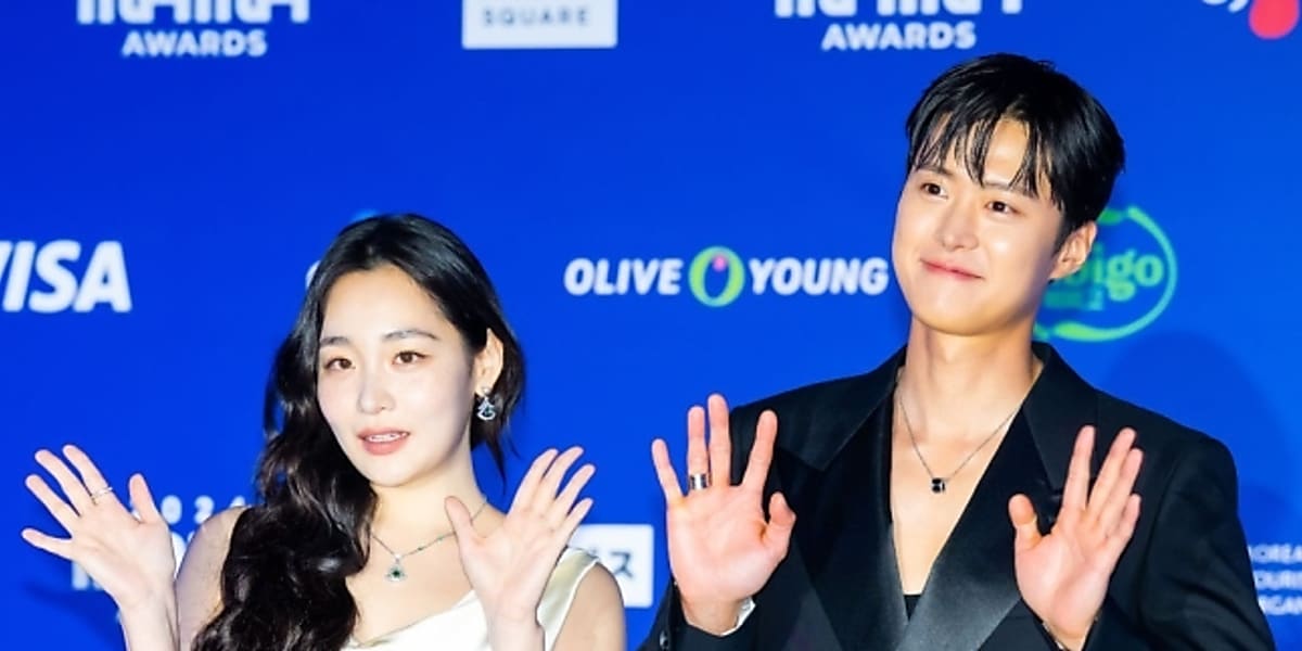 【PHOTO】コンミョン＆キム・ミンハ「2024 MAMA」大阪1日目のレッドカーペットに登場 - Kstyle