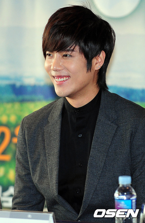 SS501 キム・キュジョン、本日(23日)訓練所入所…メンバーの中で最初 - Kstyle