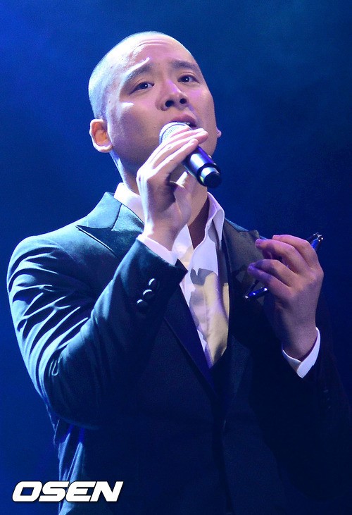 Brown Eyed Soul ナオル、全国ツアーで新しいヘアスタイルを公開“ツアー中は髪を伸ばす” - Kstyle
