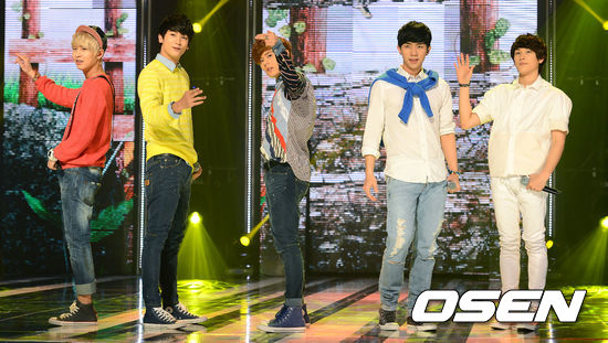 【PHOTO】ZE:A FIVE「SHOW CHAMPION」に出演“楽しくジャンプ” - Kstyle
