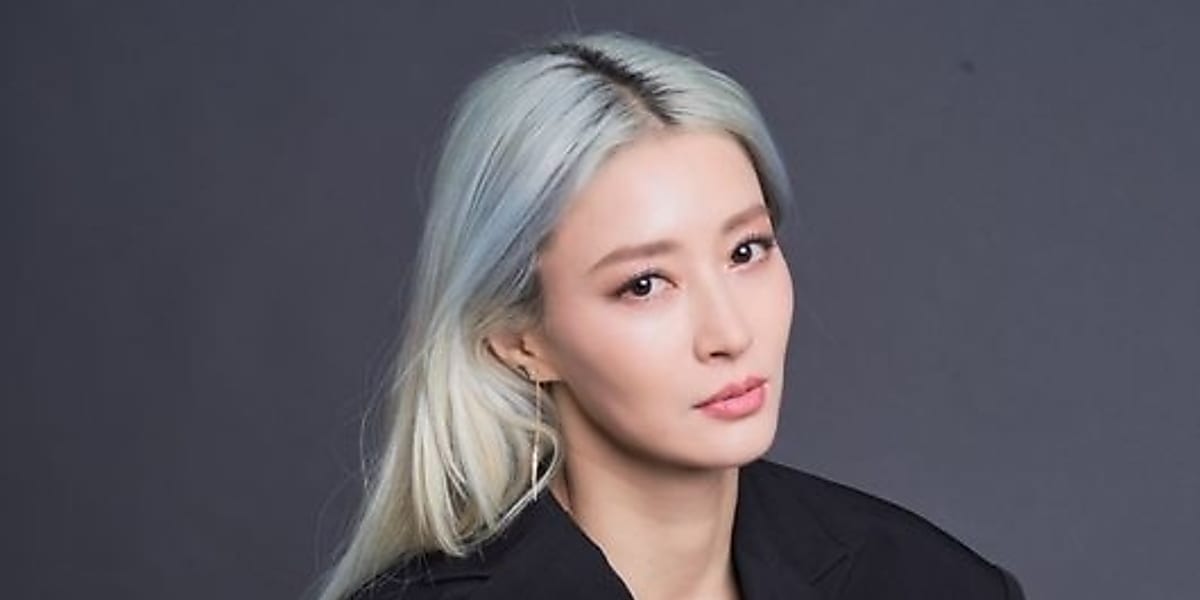 ファンボ、YG KPLUSと専属契約を締結…今後の活躍に関心集中 - Kstyle