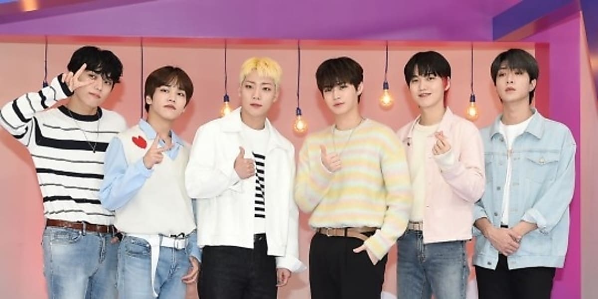 【PHOTO】ONF「FACT in STAR」公開収録に参加…魅力溢れるポーズで挨拶（動画あり） - Kstyle