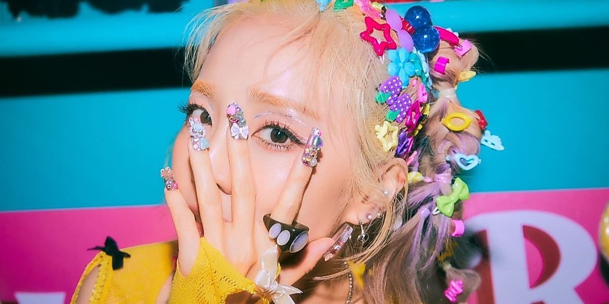 元2NE1のDARA、デジタルミニアルバム「SANDARA PARK」ポップなコンセプトフォトを公開 - Kstyle