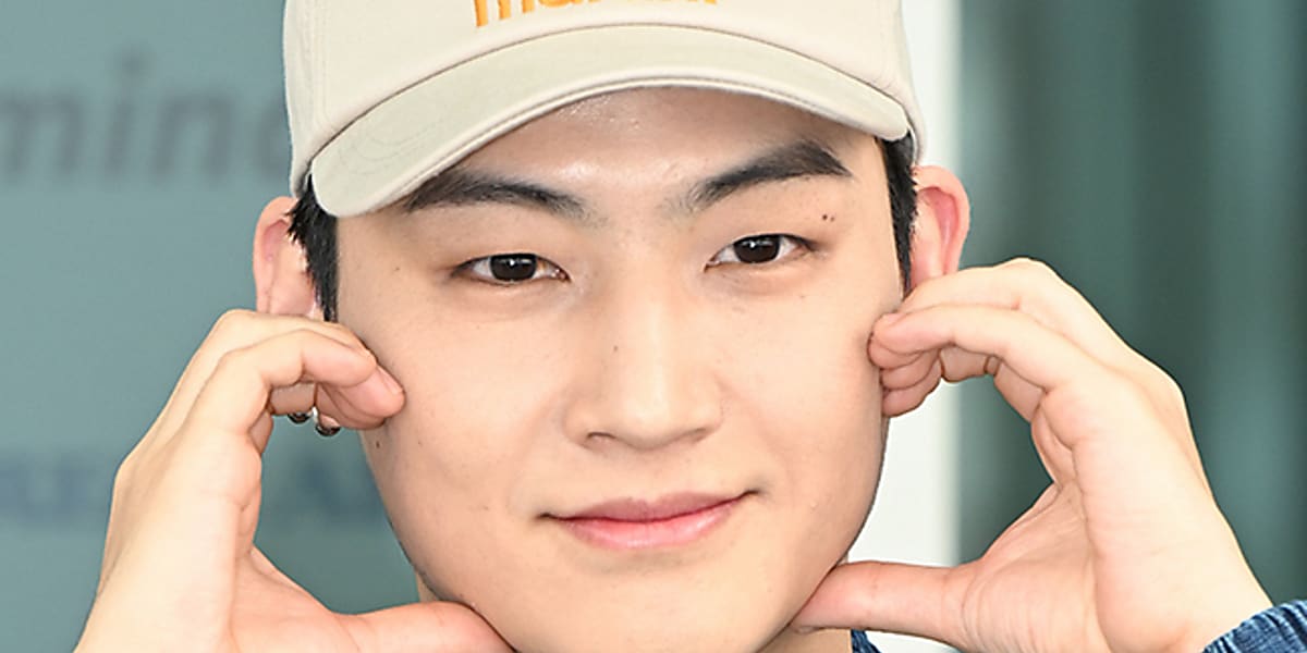 【PHOTO】GOT7のJAY B、パリ・コレクションに参加するためフランスへ出国…可愛らしく挨拶 - Kstyle