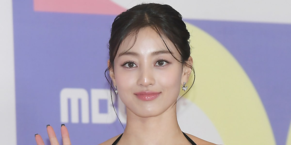 【PHOTO】TWICE ジヒョ＆NMIXX ソリュン＆IZ＊ONE出身クォン・ウンビら「2023 MBC放送芸能大賞」レッドカーペットに登場（動画あり） - Kstyle