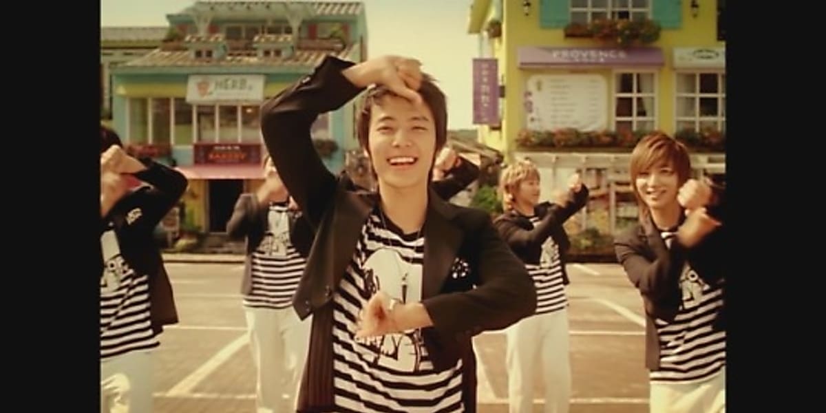 SUPER JUNIOR、先輩H․O․T․のヒット曲をリメイクした「Happiness」リマスター版MVを公開 - Kstyle