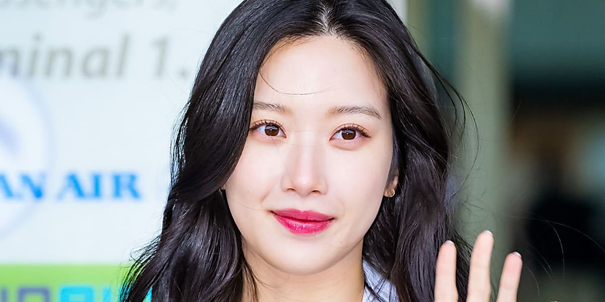 【PHOTO】ムン・ガヨン、海外スケジュールのためシンガポールへ出国 - Kstyle