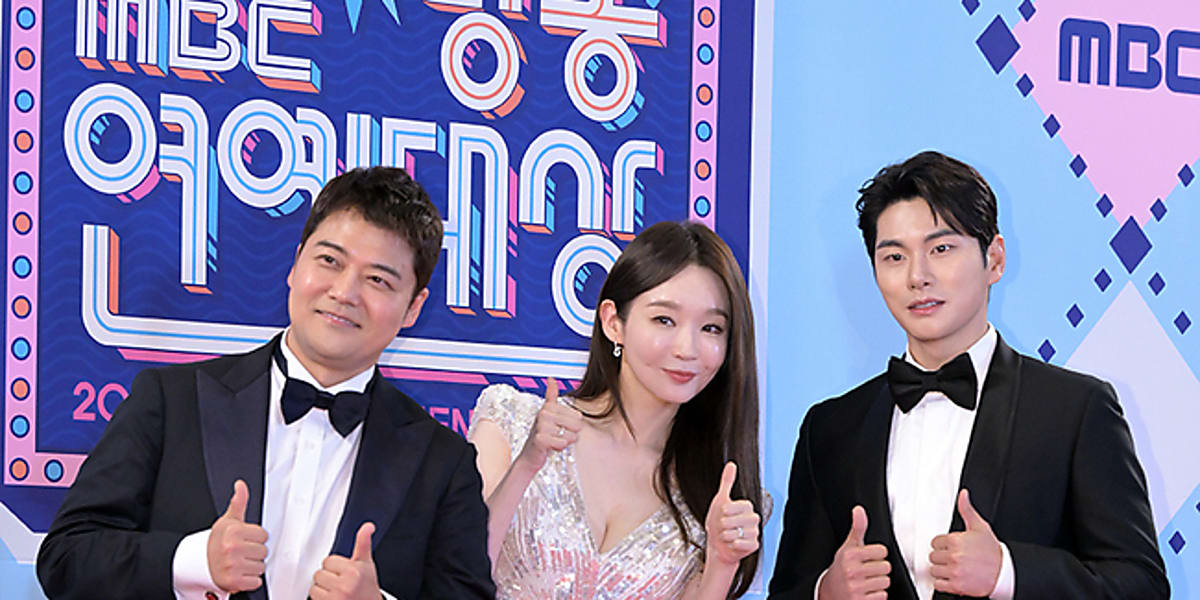 【PHOTO】チョン・ヒョンム＆Davichi カン・ミンギョン＆イ・イギョン「2022 MBC放送芸能大賞」レッドカーペットに登場 - Kstyle