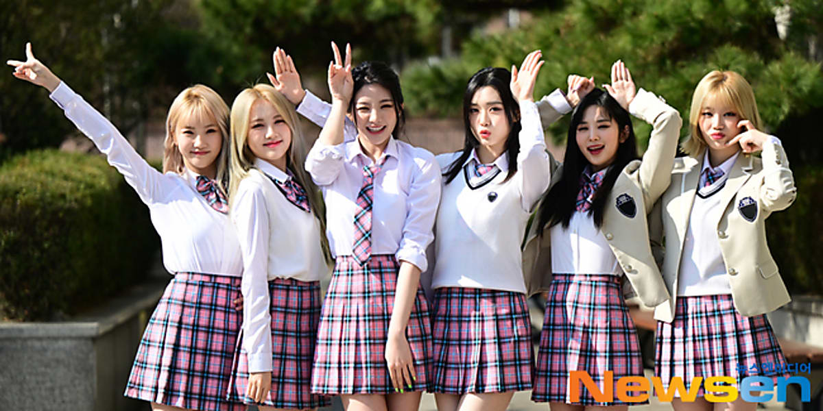 【PHOTO】TRI․BE「Simply K-Pop」収録を終えて帰宅…可愛らしい表情 - Kstyle