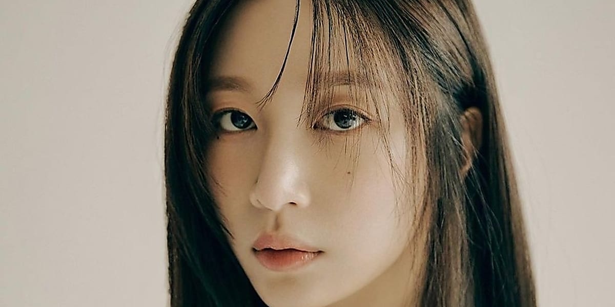 EXID ハニ、大胆な背中見せショットも…グラビアで抜群のスタイルをアピール - Kstyle