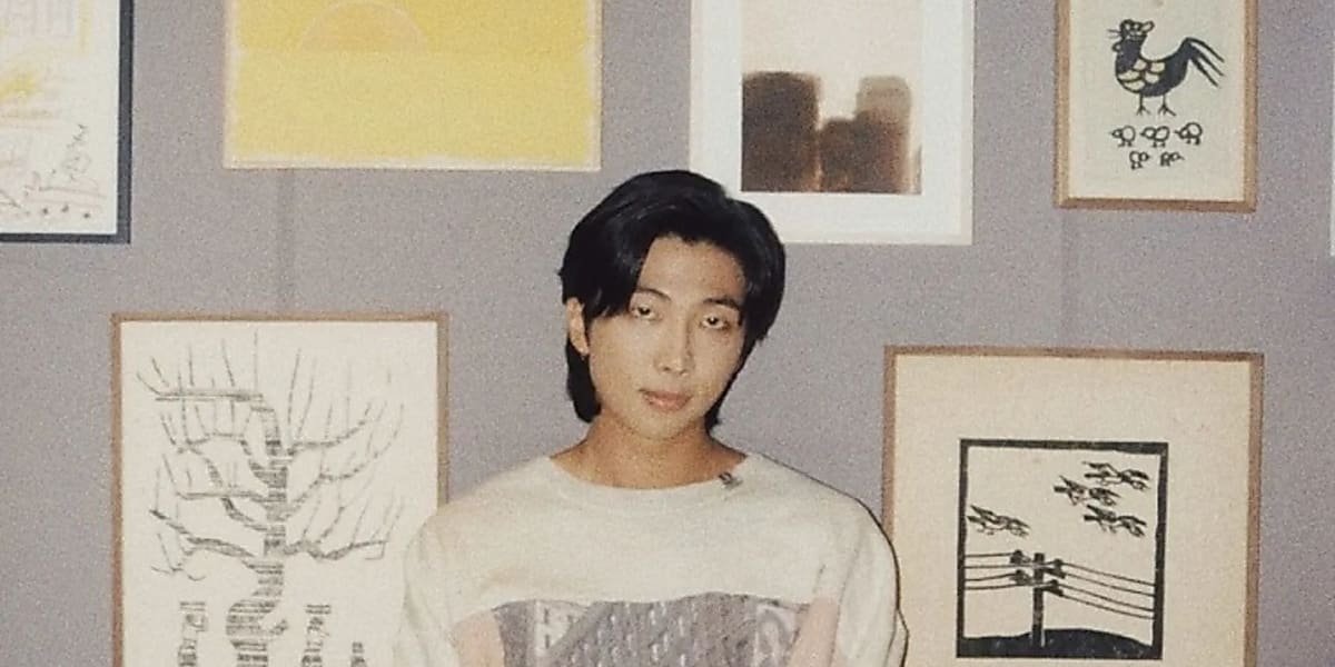 BTS（防弾少年団）のRM、コレクションの数々を大公開？写真に注目 - Kstyle