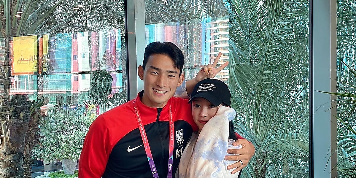 元t Ara ソヨン、サッカー選手の夫を応援するためカタールへ…ラブラブな密着ショット Kstyle