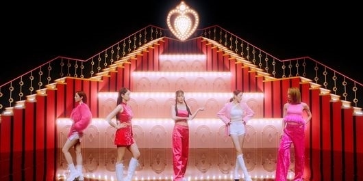 KARA、タイトル曲「WHEN I MOVE」MV予告映像第2弾を公開…堂々とした眼差しで再びステージに - Kstyle