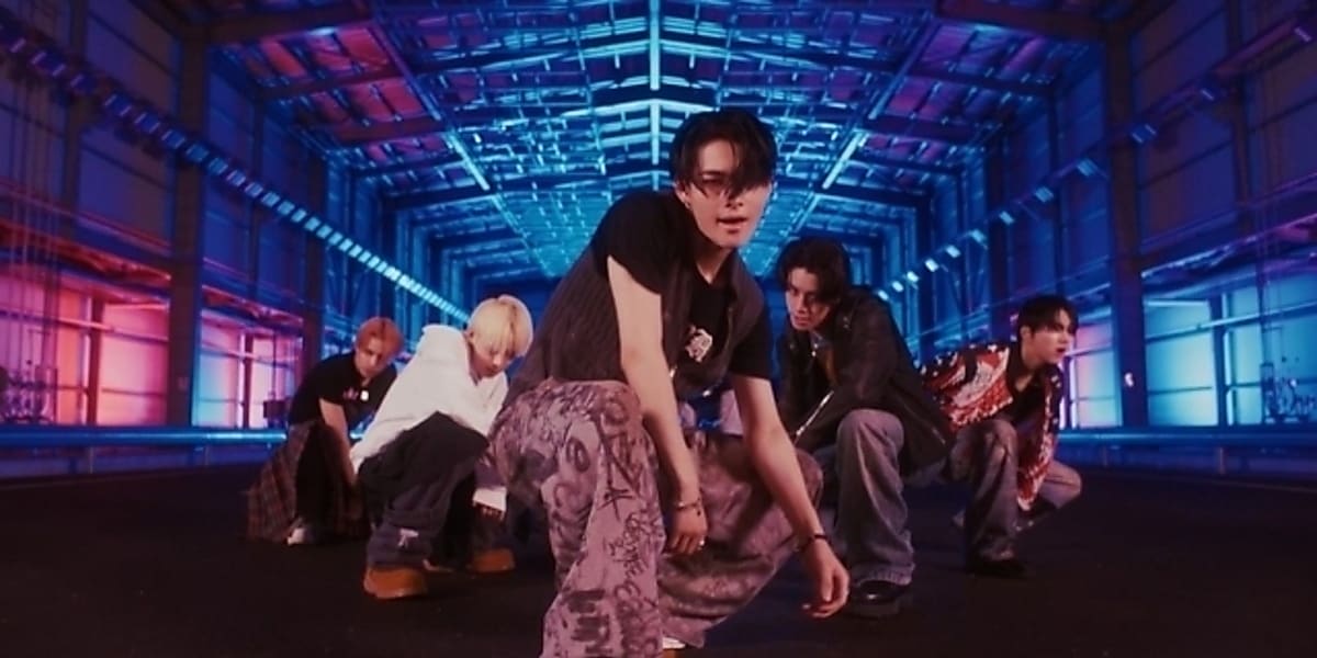 ENHYPEN、後続曲「Brought The Heat Back」パフォーマンスMVを公開…キレのあるダンスを披露 - Kstyle