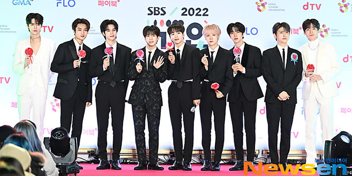 【PHOTO】CRAVITY「2022 SBS歌謡大祭典」レッドカーペットに登場 - Kstyle