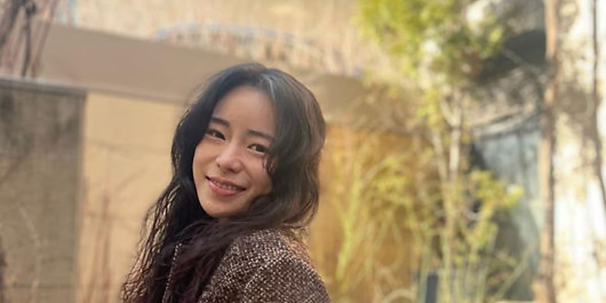 イム・ジヨン、パーマヘアにイメチェンした写真を公開…イ・ドンフィもコメント - Kstyle