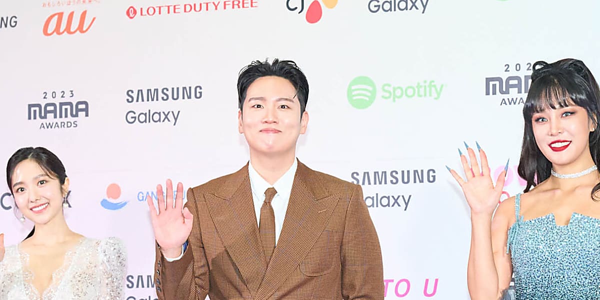 【PHOTO】ハンヘ＆ralral＆イ・ヘソン「2023 MAMA」1日目！レッドカーペットMCとして登場 - Kstyle