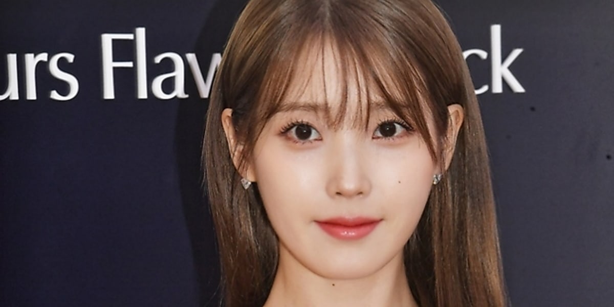 IU、100人を超えるツアースタッフ全員に特別なプレゼント…美談が公開され話題 - Kstyle