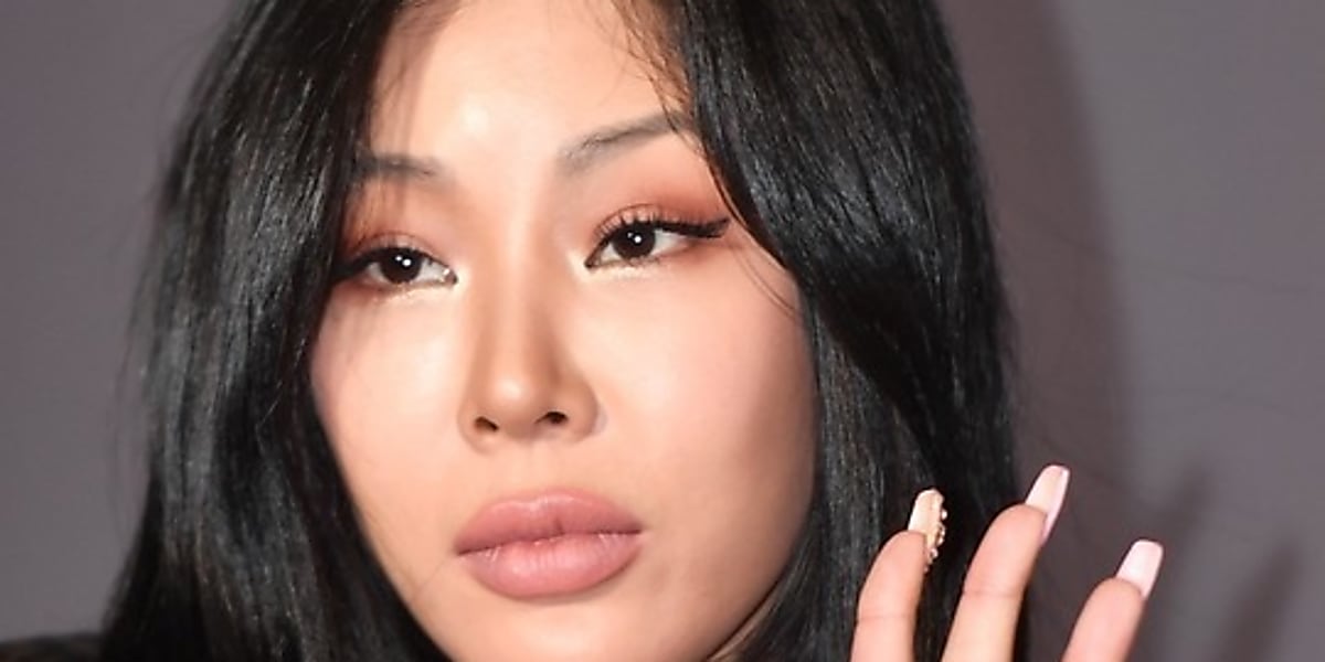 Jessi、目の前でファンが暴行受けるもその場を去る？報道に謝罪 - Kstyle