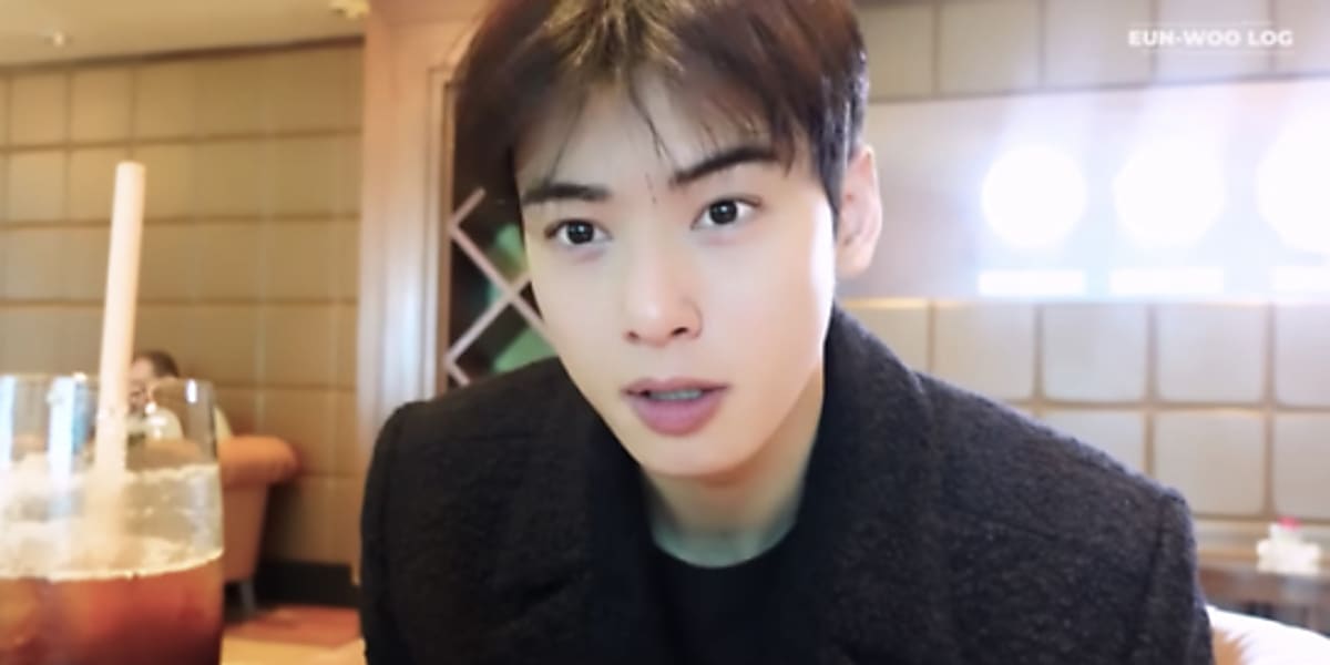 ASTRO チャウヌ、ピラミッドを見て感激「人生で実際に見ることになるとは思わなかった」（動画あり） - Kstyle