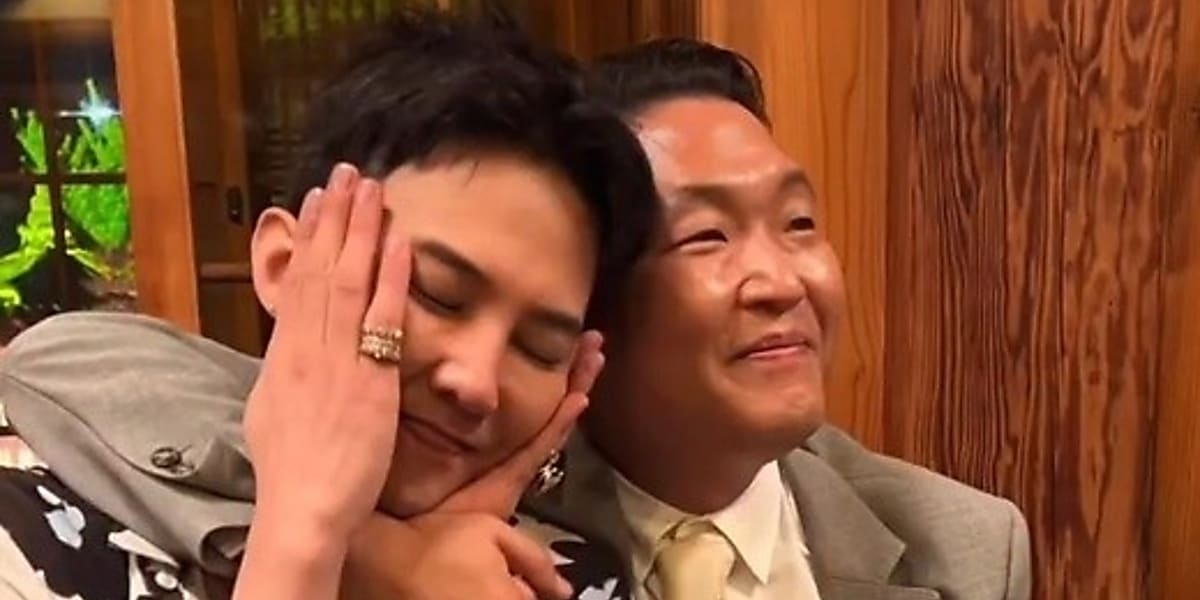 BIGBANGのG-DRAGON、PSYとの仲睦まじいツーショットを公開…お茶目な表情に注目 - Kstyle