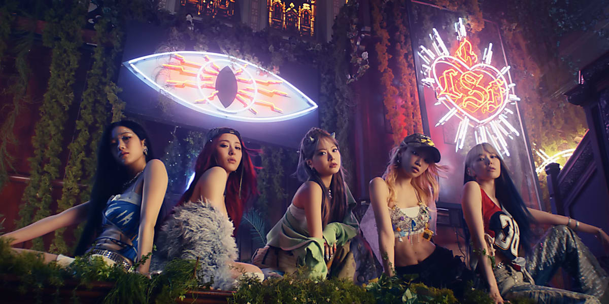 LE SSERAFIM、新曲「EASY」MV公開…斬新なアイテムで世界観を表現 - Kstyle