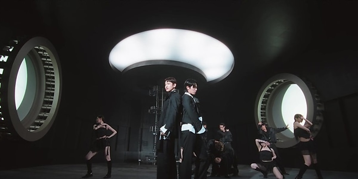 東方神起、新曲「Down」MV公開…強烈なパフォーマンス - Kstyle
