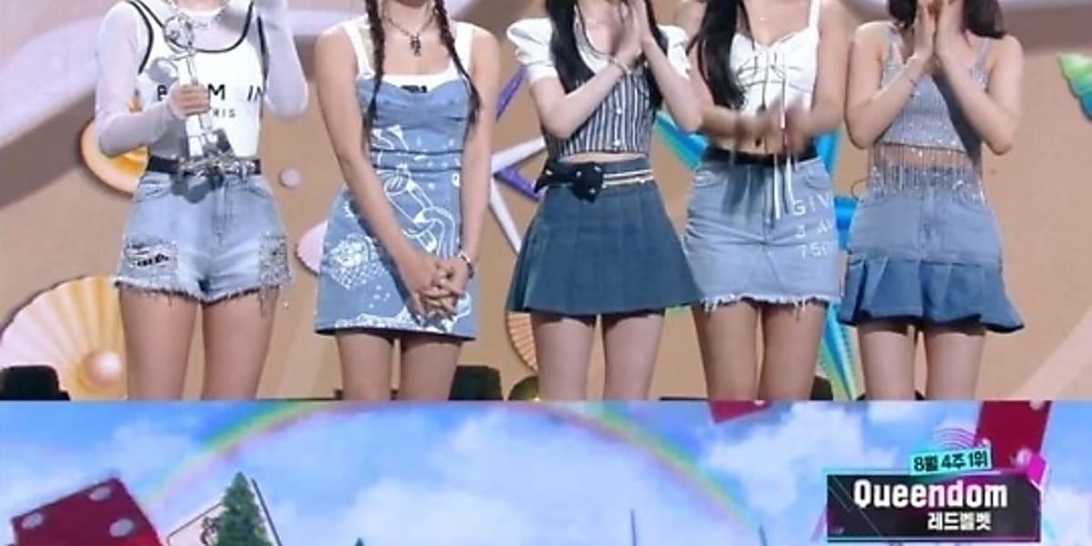 Red Velvet「ミュージックバンク」で1位を獲得…王冠を被ってアンコールステージを披露 - Kstyle