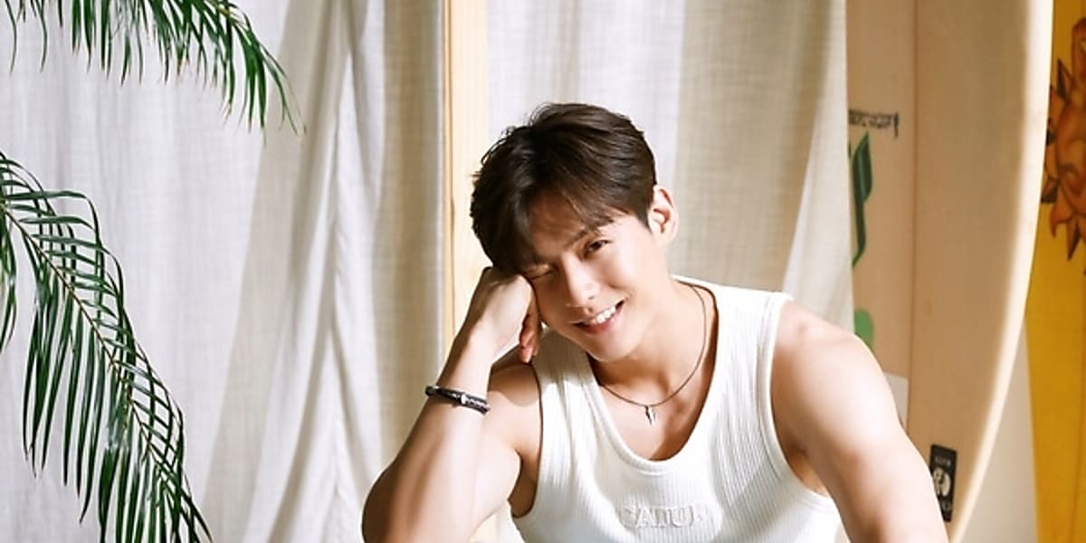 BTOB、夏を楽しむ爽やかなグラビアを公開…やんちゃな笑顔に注目 - Kstyle