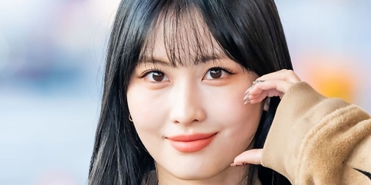 【PHOTO】TWICE モモ、スケジュールのため日本へ出国…ラフなファッションで登場（動画あり） - Kstyle