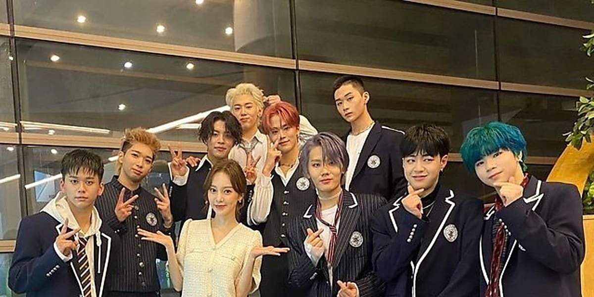 “元ICONIQ”伊藤ゆみ、T1419を応援！美男美女の記念ショットに視線釘付け - Kstyle