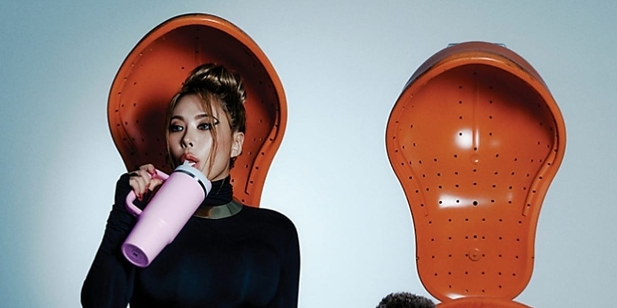 Gabee、サブキャラクター“クイーンGabee”の人気に言及…ユニークなグラビアに挑戦 - Kstyle